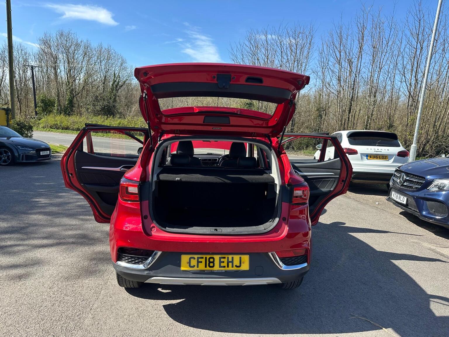 Used MG MG ZS 2018 Red for sale - £6499 in Thornbury, South ...