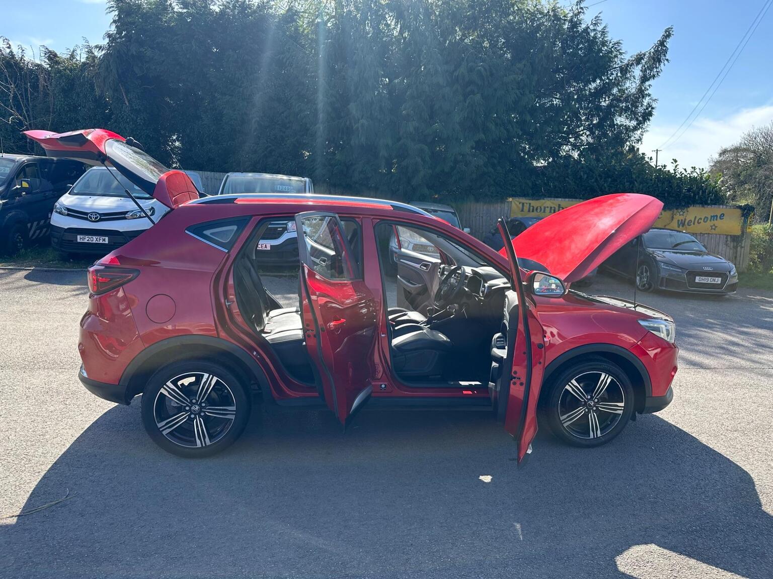 Used MG MG ZS 2018 Red for sale - £6499 in Thornbury, South ...