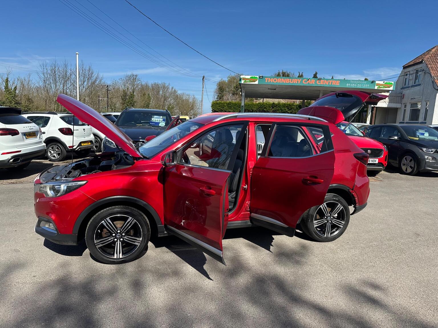 Used MG MG ZS 2018 Red for sale - £6499 in Thornbury, South ...