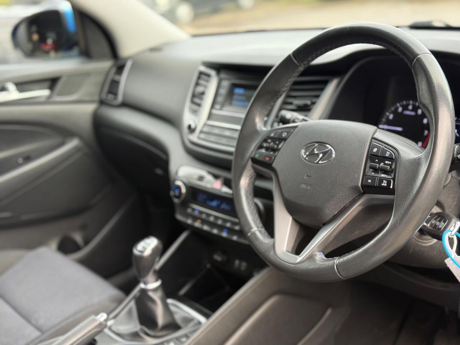 Used HYUNDAI TUCSON 2017 Blue for sale - £7290 in Dorchester, Dorset ...